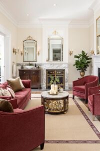 21 Colonial Chic Interior Designs That Blend Tradition With Modern Elegance