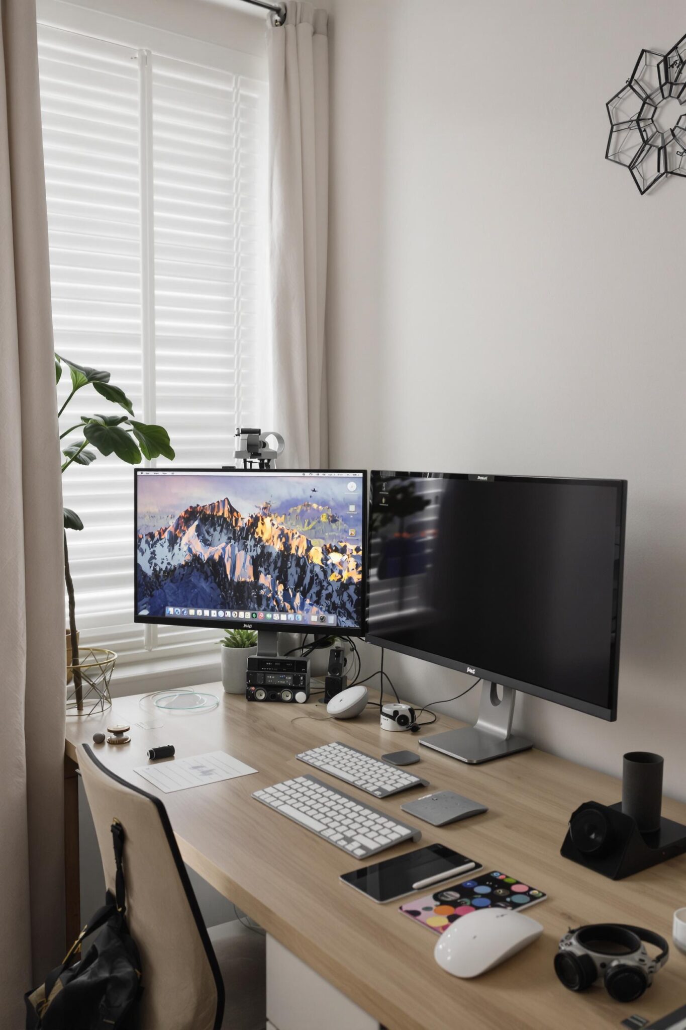 22 Stylish Small Office Inspirations For The Modern Professional